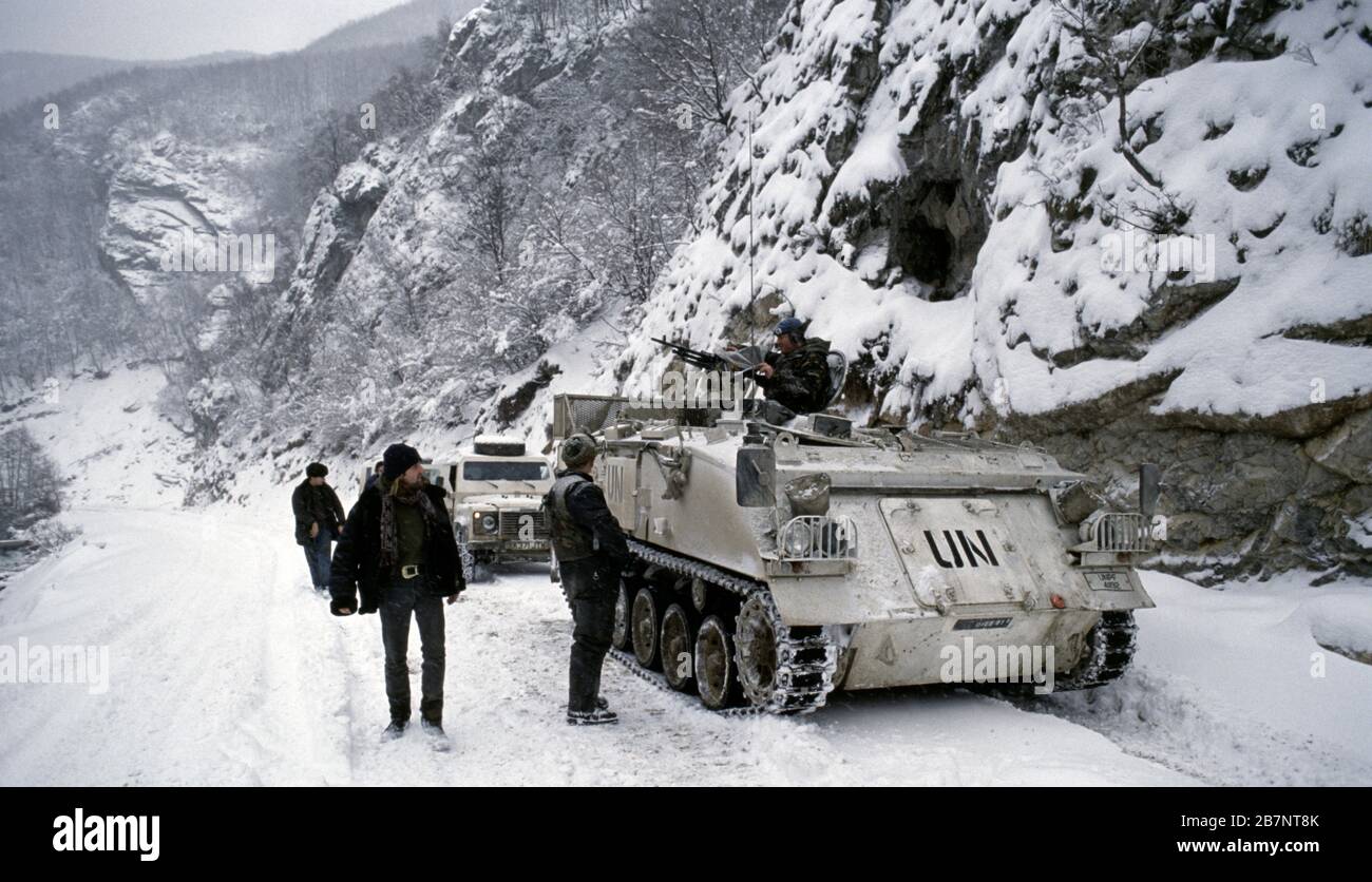 Army reporter hi-res stock photography and images - Alamy