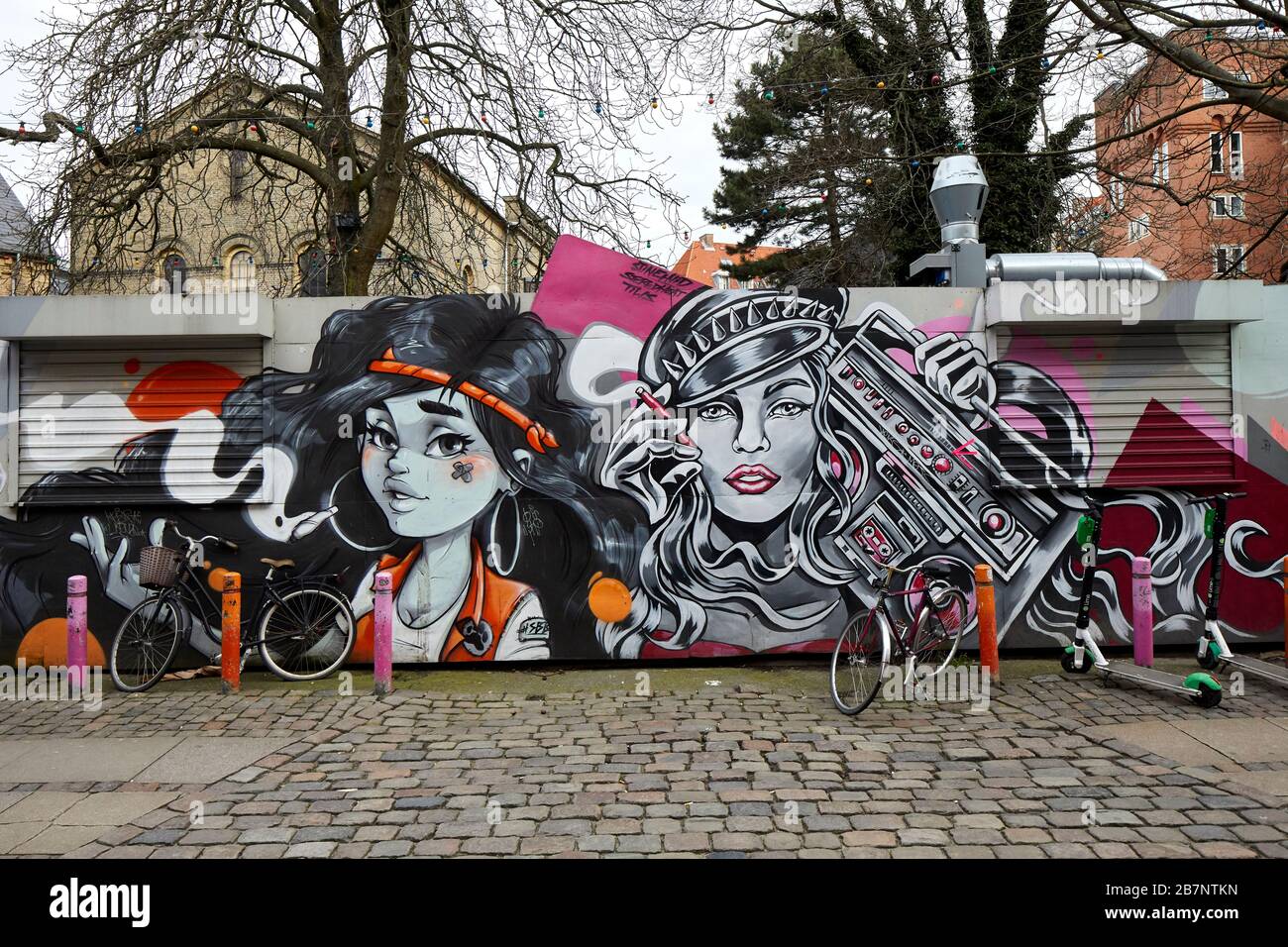Graffiti caricature hi-res stock photography and images - Alamy