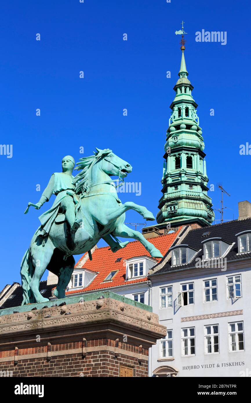 Bishop Absalon Monument, Hojbro Plads, Copenhagen, Zealand, Denmark ...