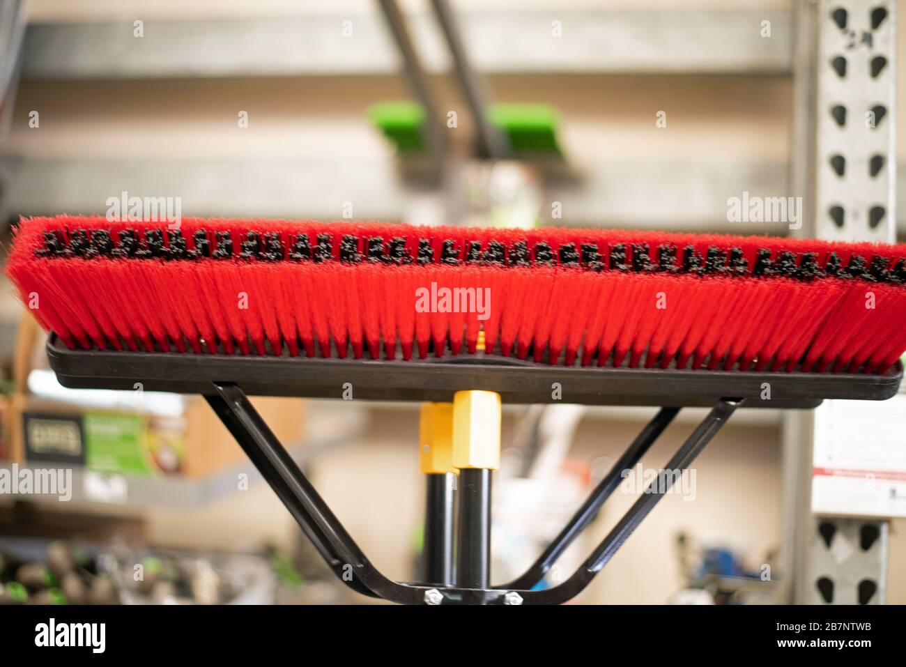 Handy broom hi-res stock photography and images - Alamy