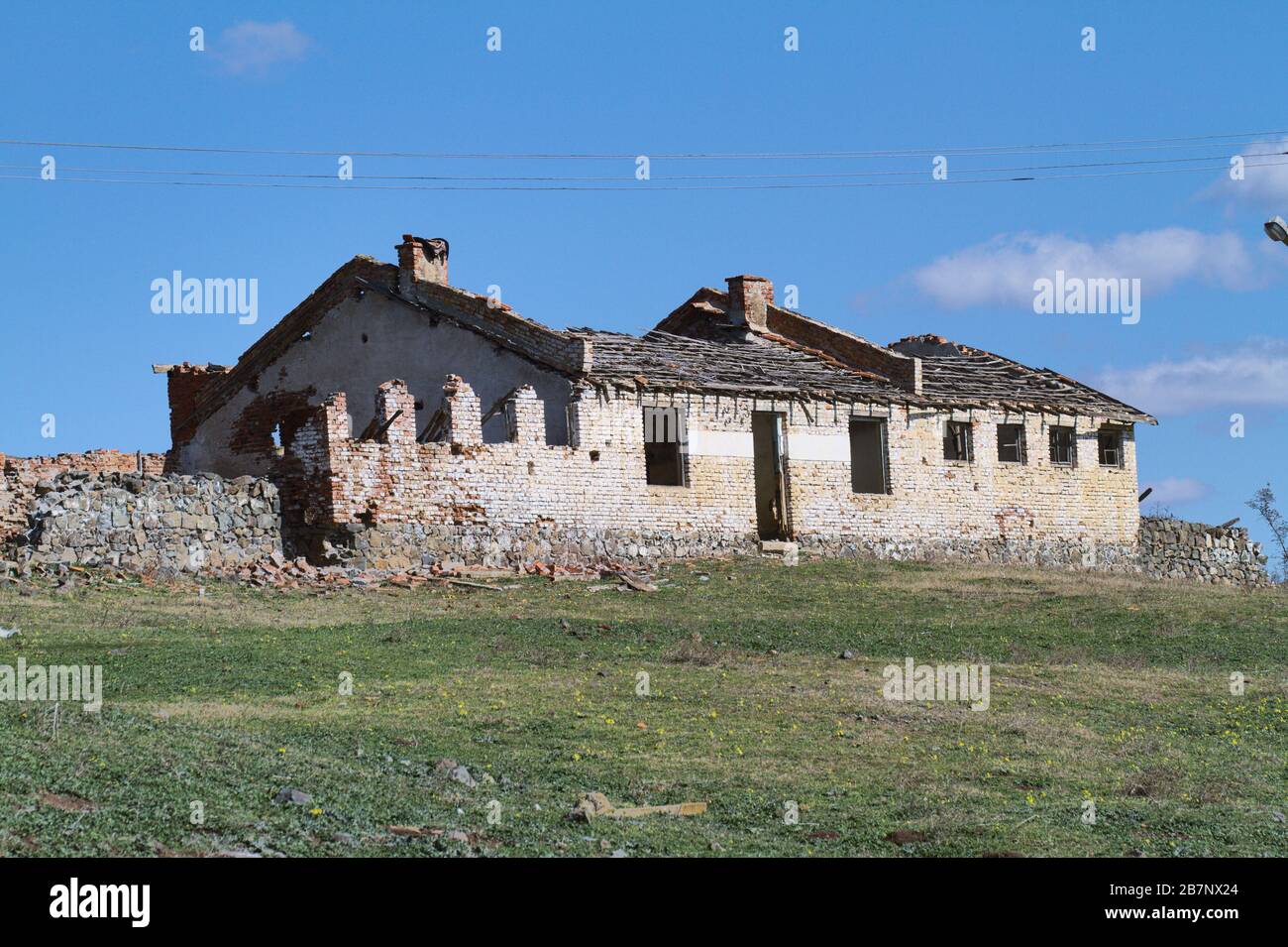 The farm house ruin Stock Photo - Alamy