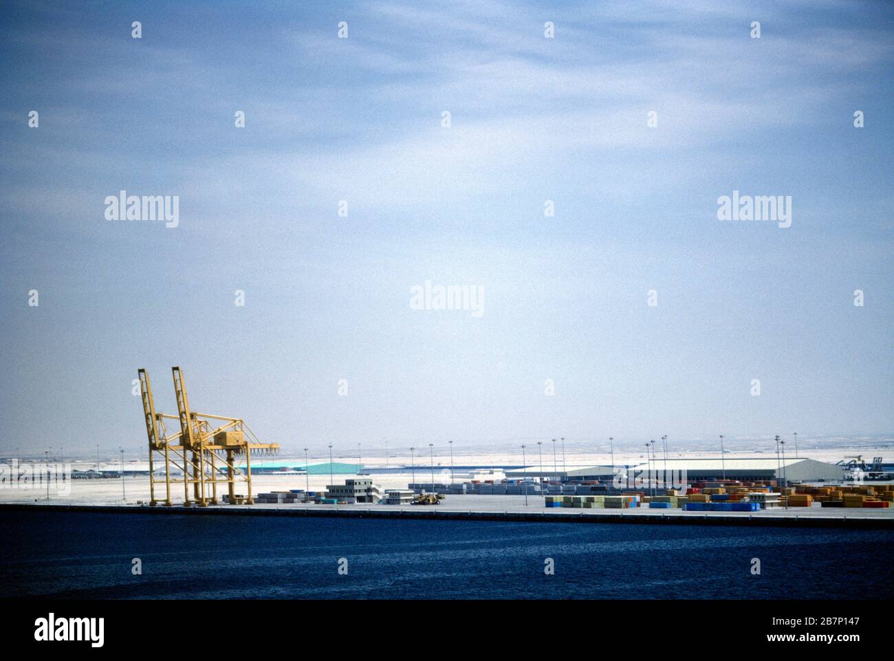 Jebel ali port hi-res stock photography and images - Alamy