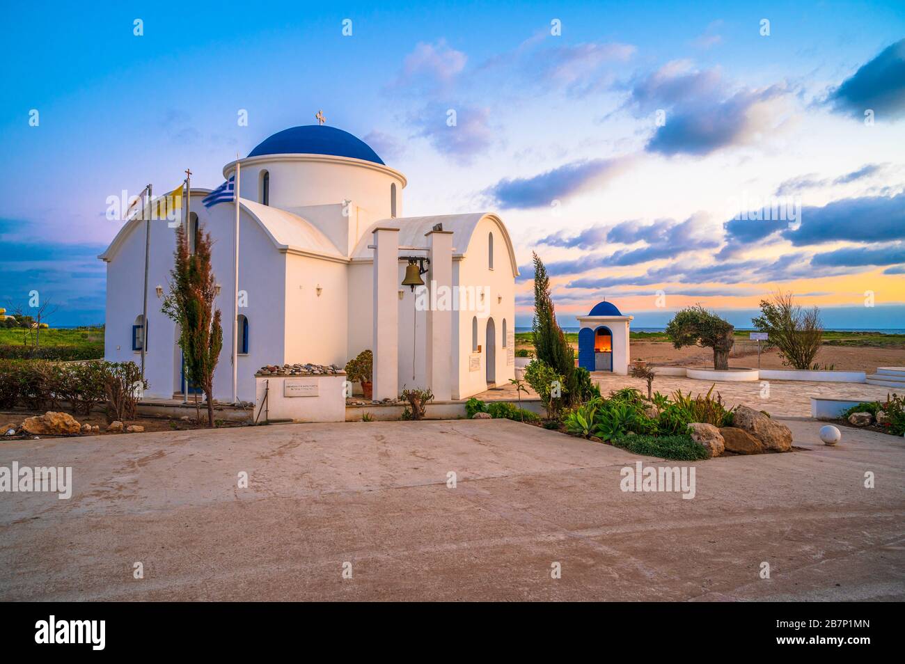 St nicholas greek orthodox church hi-res stock photography and images ...