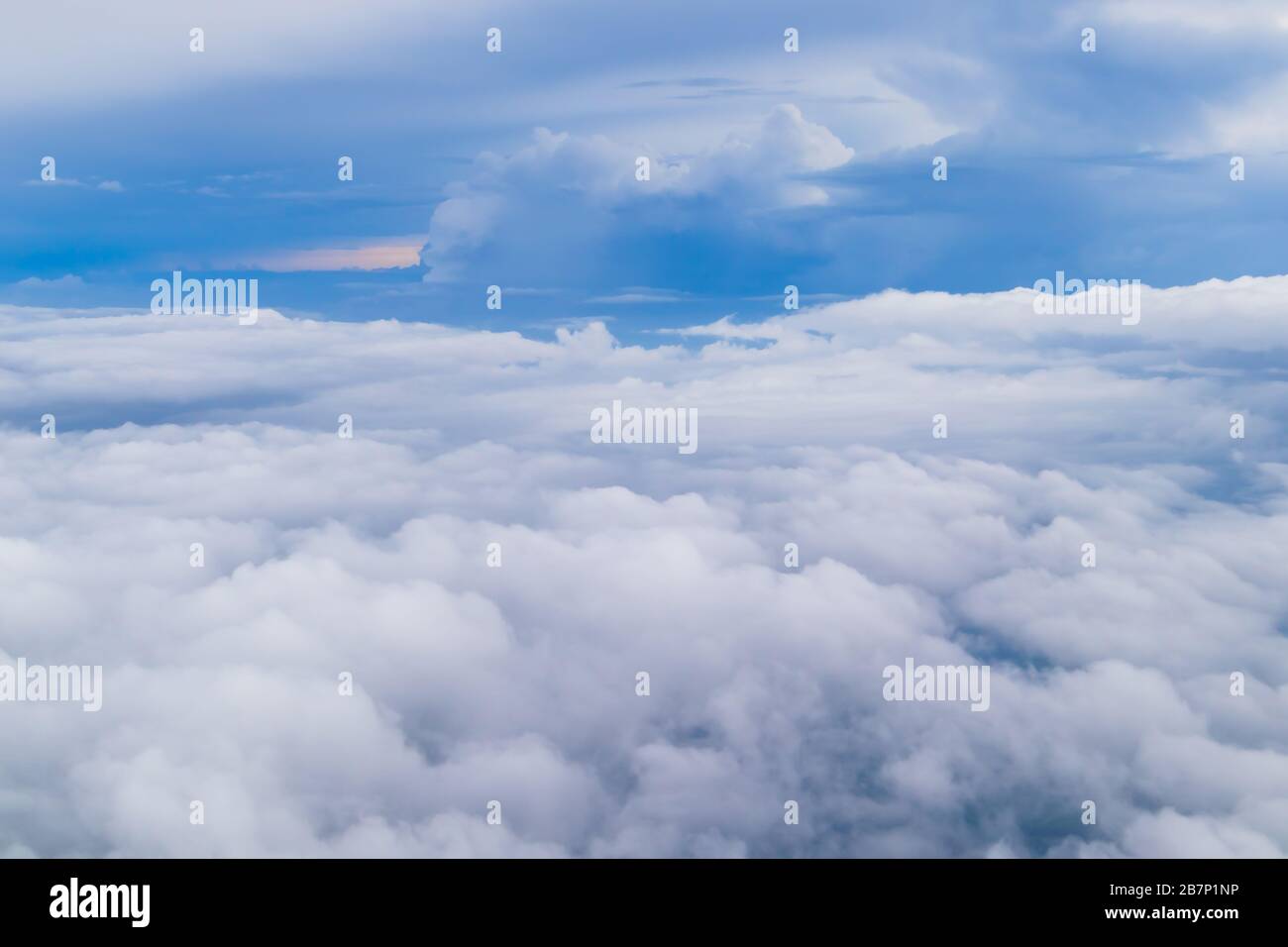 White fluffy cloud texture hi-res stock photography and images - Alamy
