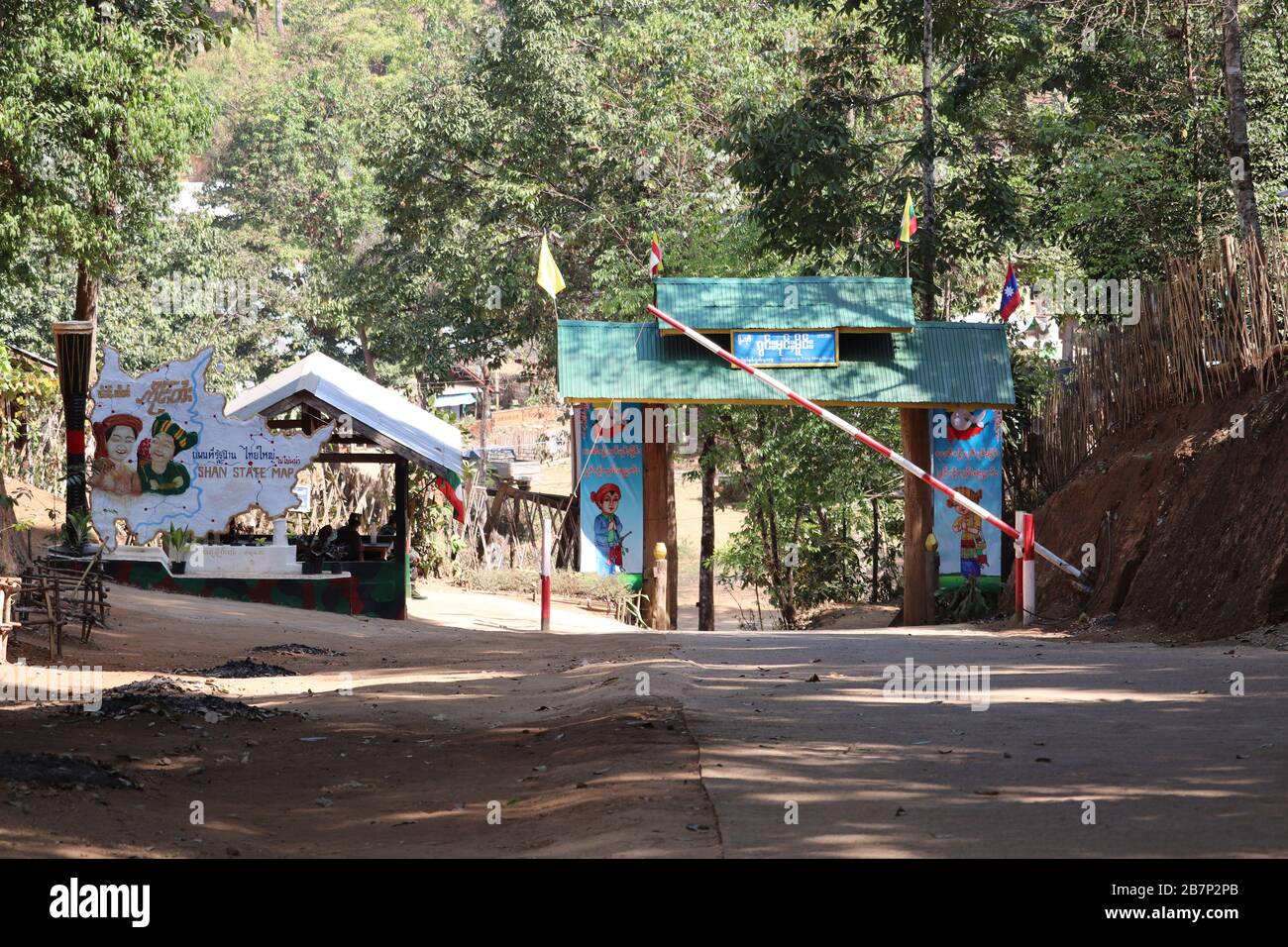 Burmese border hi-res stock photography and images - Alamy