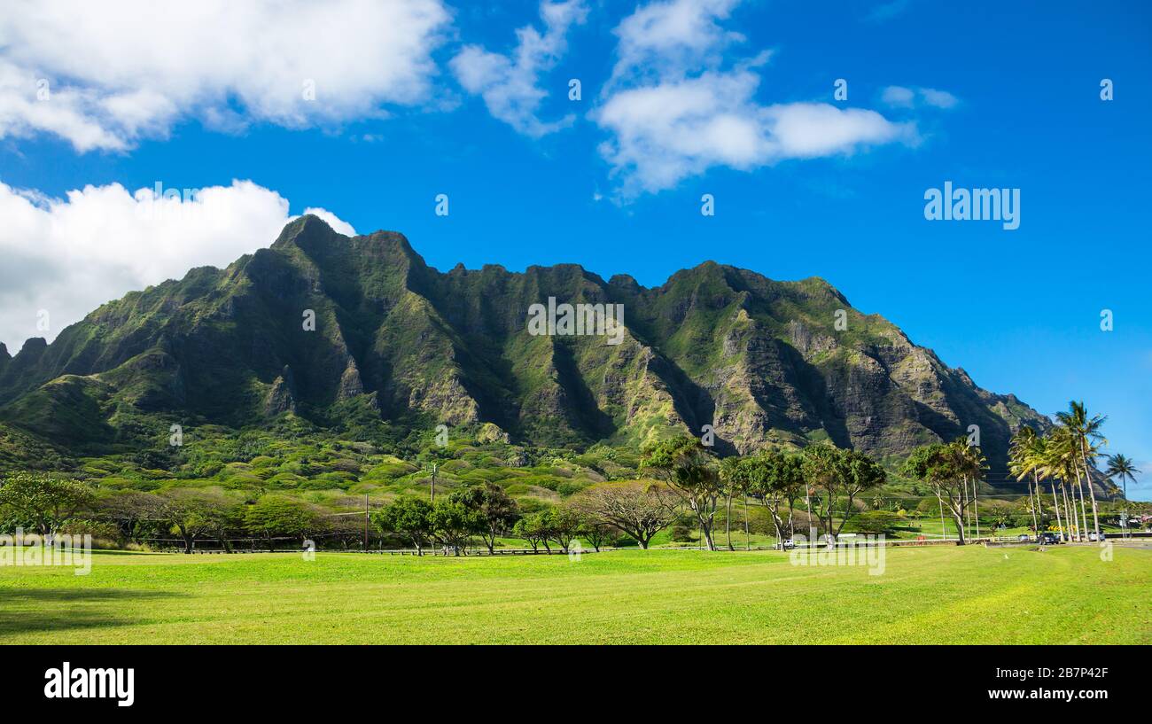 Hawaii scenic ocean koolau landscape hi-res stock photography and ...