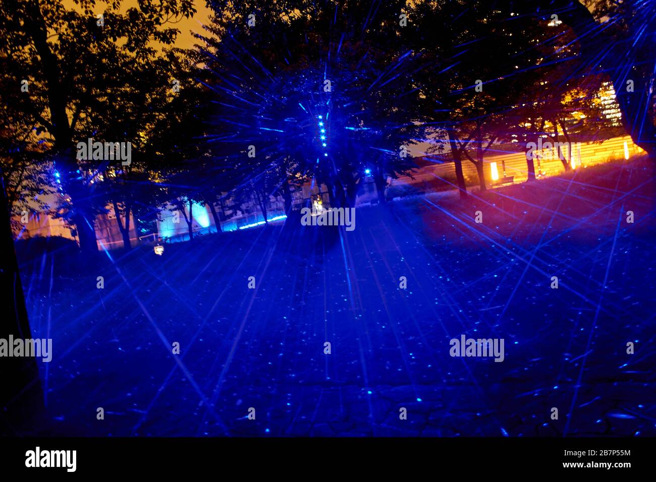 Laser beams hi-res stock photography and images - Alamy