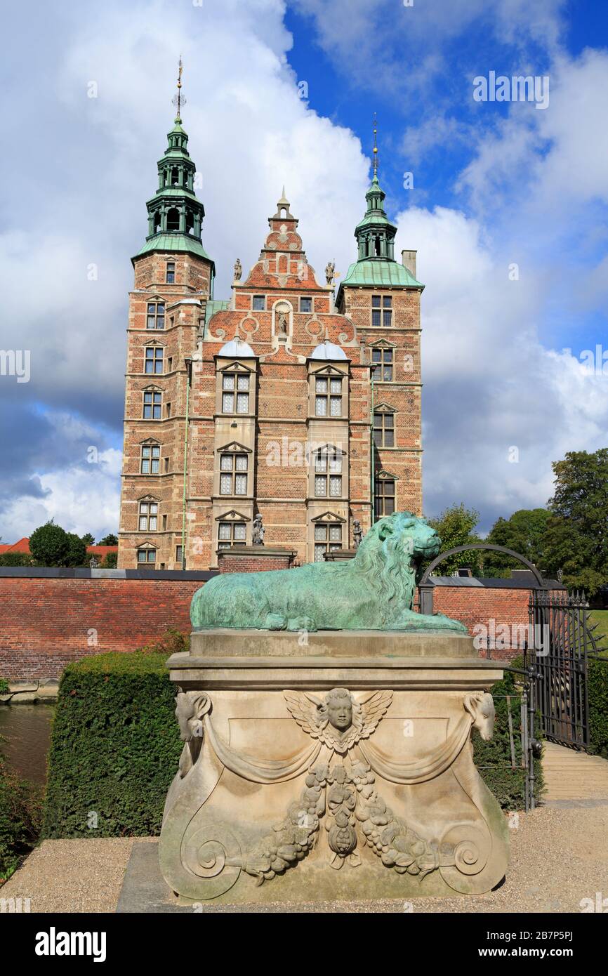 Rosenborg castle lion hi-res stock photography and images - Alamy
