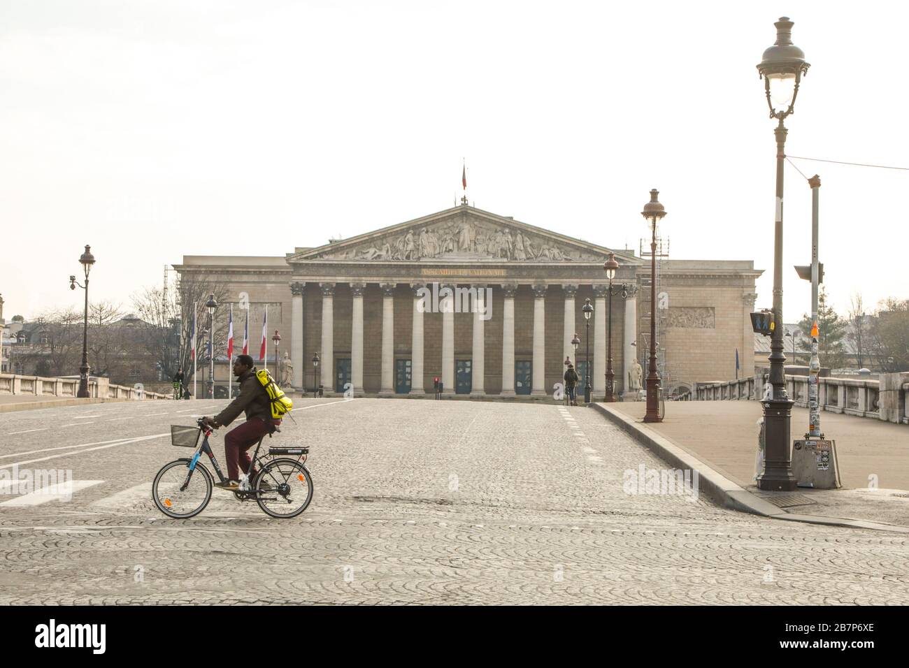 Paris empty streets hi-res stock photography and images - Alamy