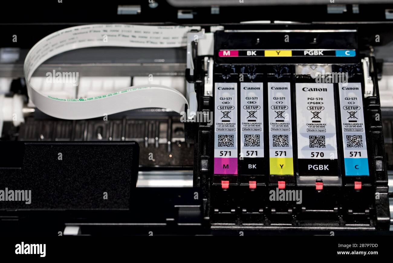 Inkjet cartridges inside printer Stock Photo - Alamy