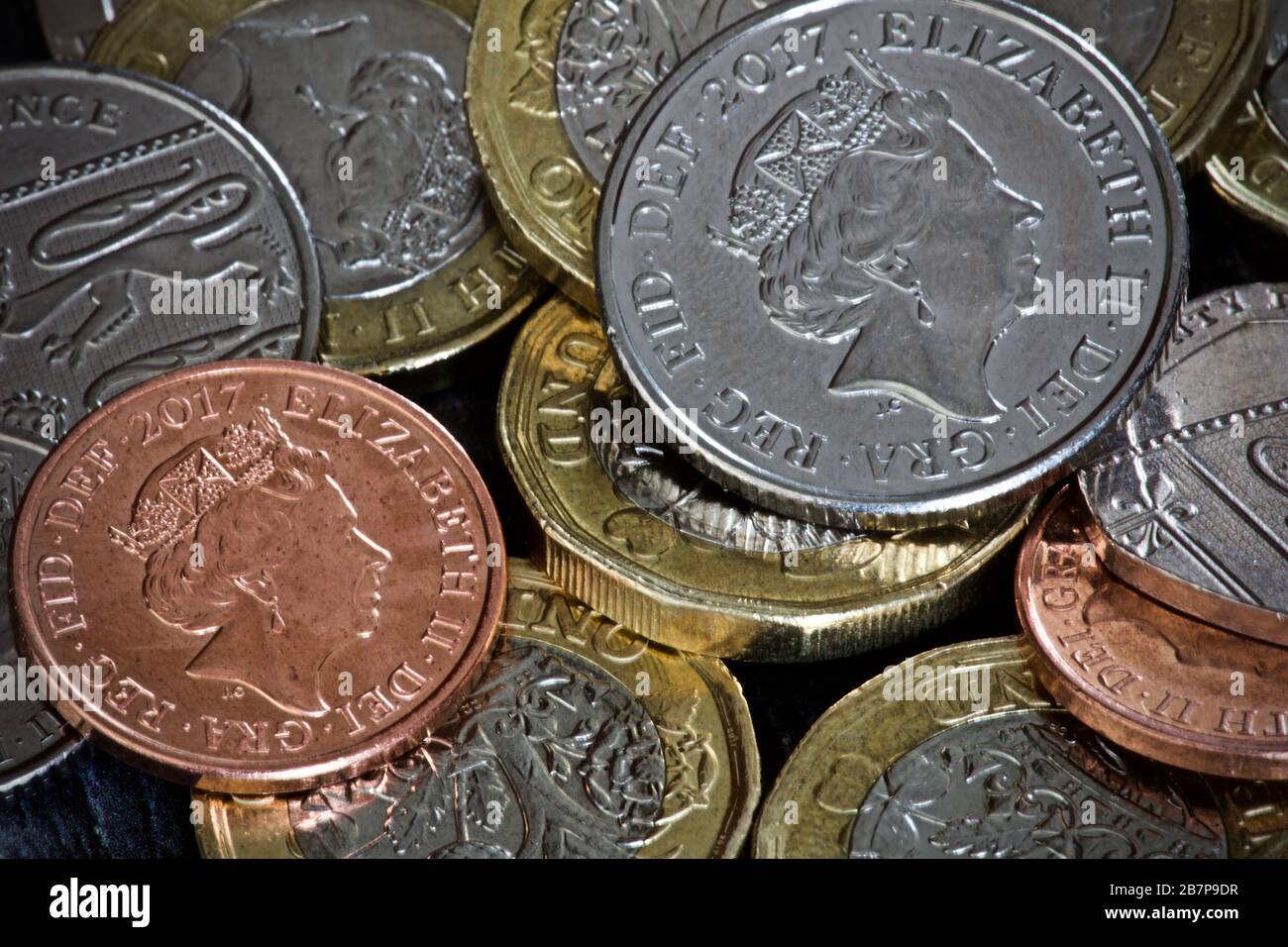 Silver 1p coin hi-res stock photography and images - Alamy