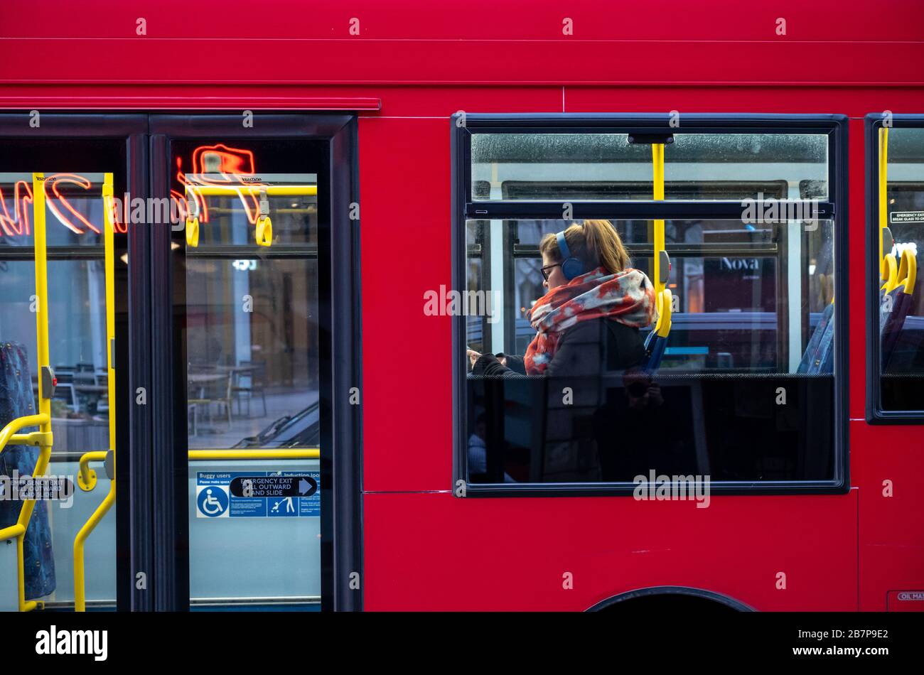 London transport single decker bus hi-res stock photography and images ...