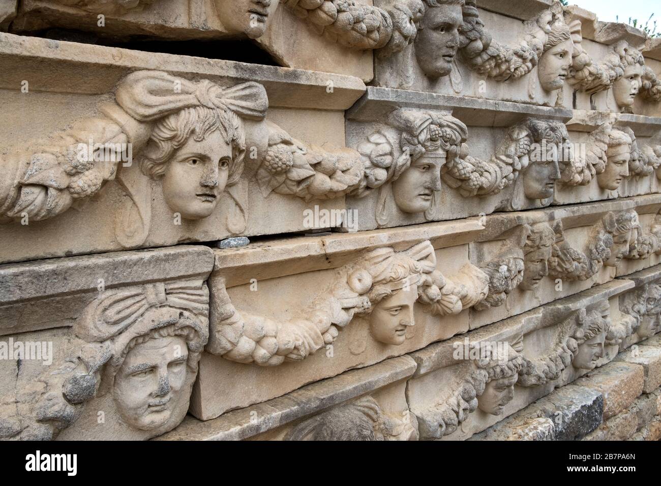 Architectural frieze hi-res stock photography and images - Alamy