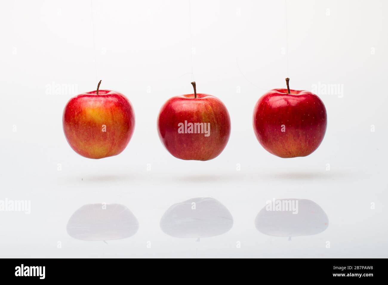 Pomme fond blanc hi-res stock photography and images - Alamy