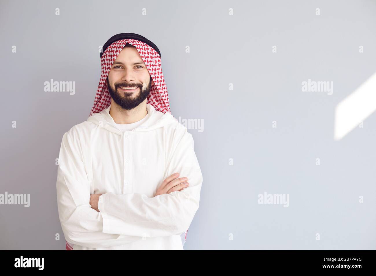 Thobe gutra hi-res stock photography and images - Alamy