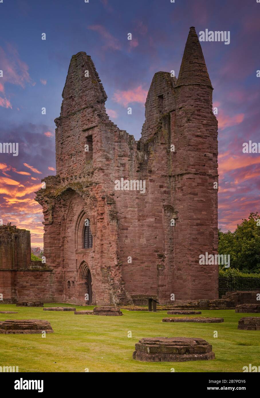 Arbroath abbey hi-res stock photography and images - Alamy