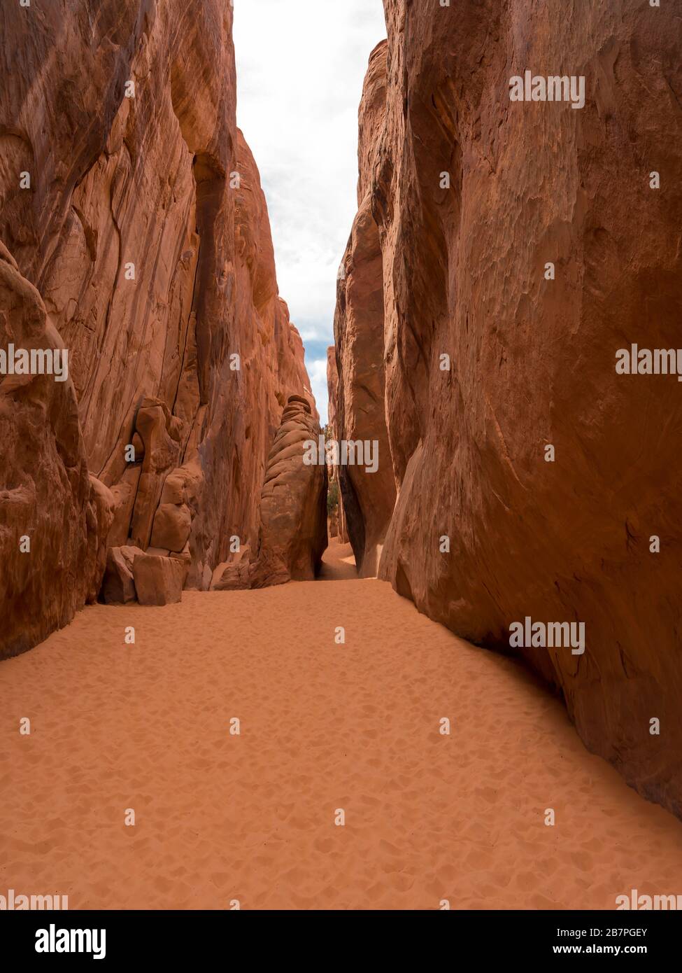 Sand dune arch rock formation hi-res stock photography and images - Alamy