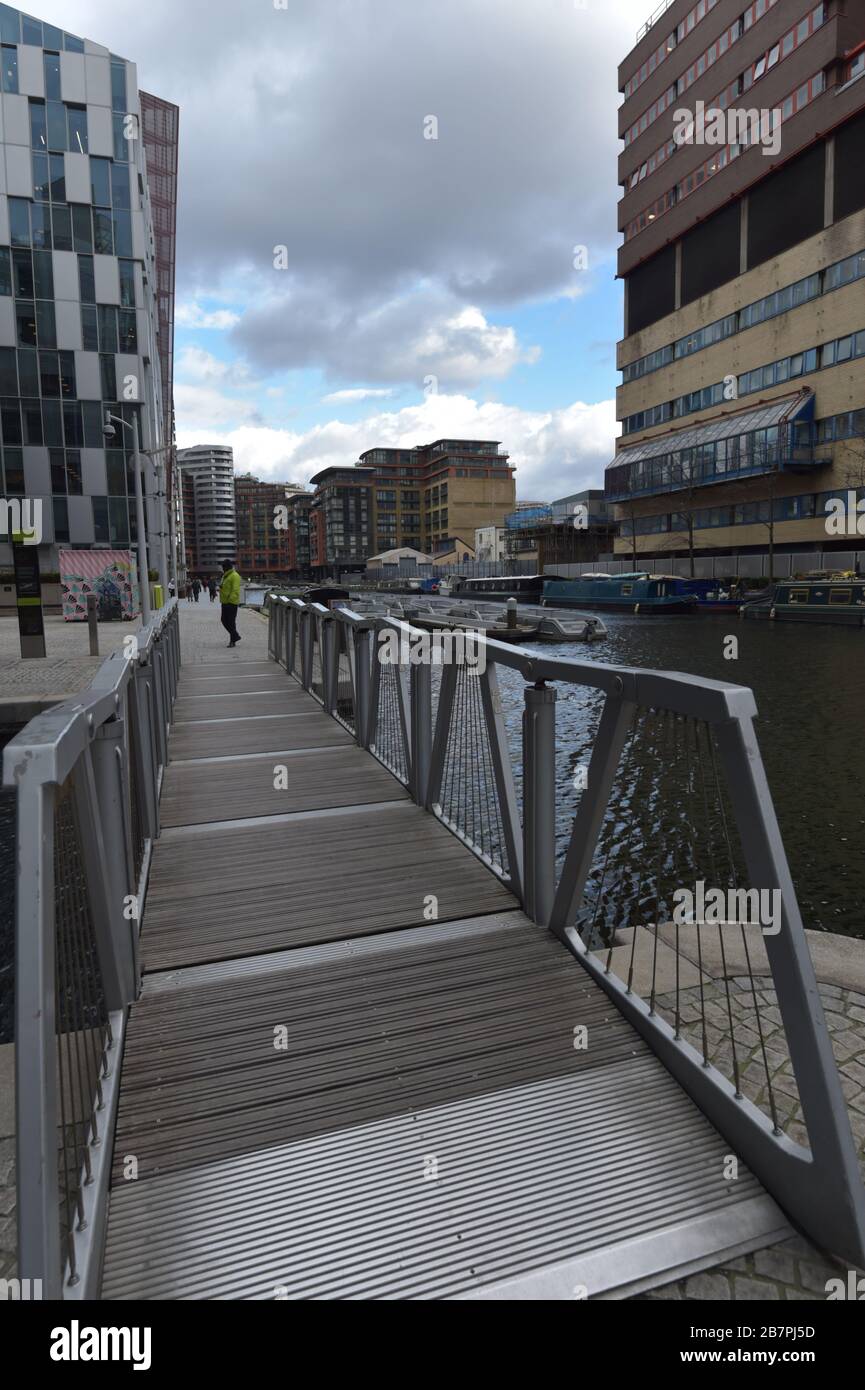 Rolling bridge london hi-res stock photography and images - Alamy