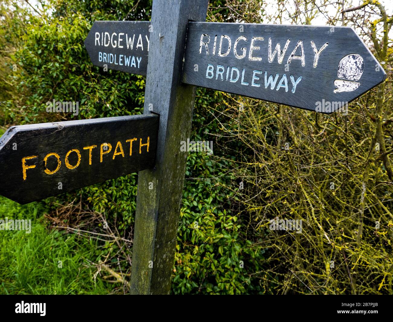 Footpath Sign, Grims Ditch, Nuffeild, Oxfordshire, England, UK, GB ...