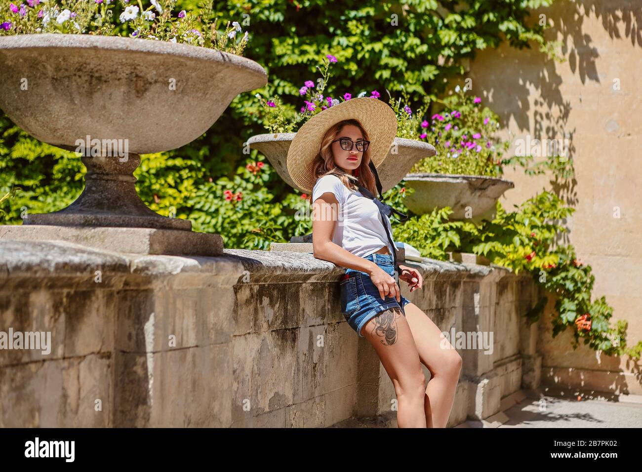 Female leaning on back hi-res stock photography and images - Alamy
