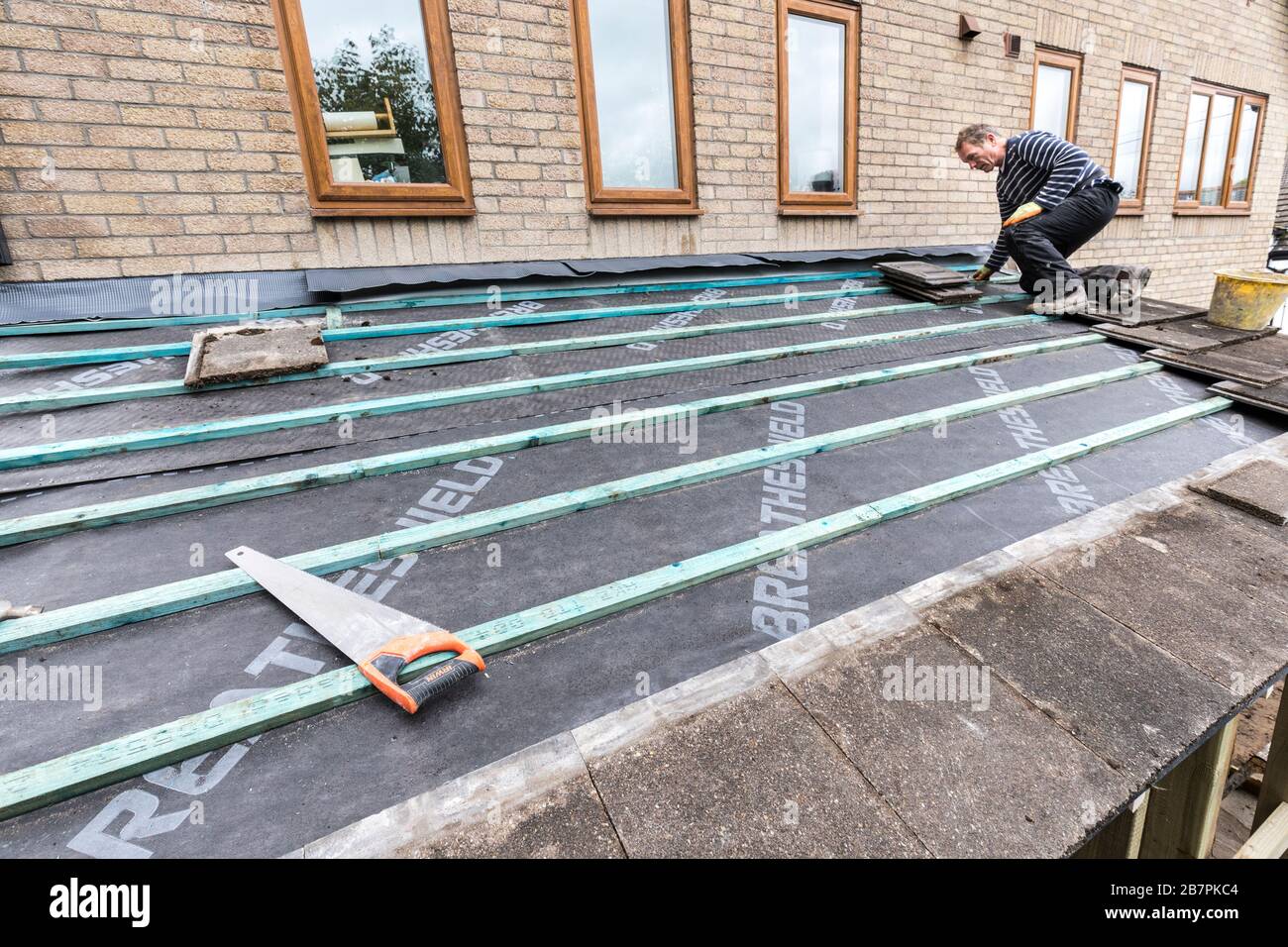 Re tiling battens hi-res stock photography and images - Alamy