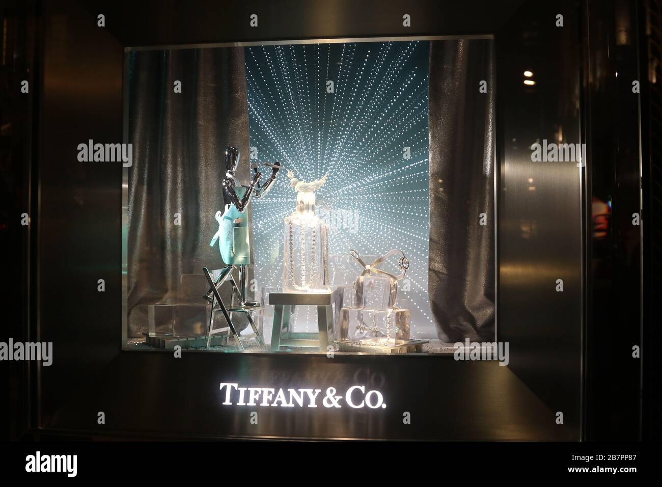 Nov 06, 2017 - London, England, UK - Tiffany & Co. Christmas Windows ...