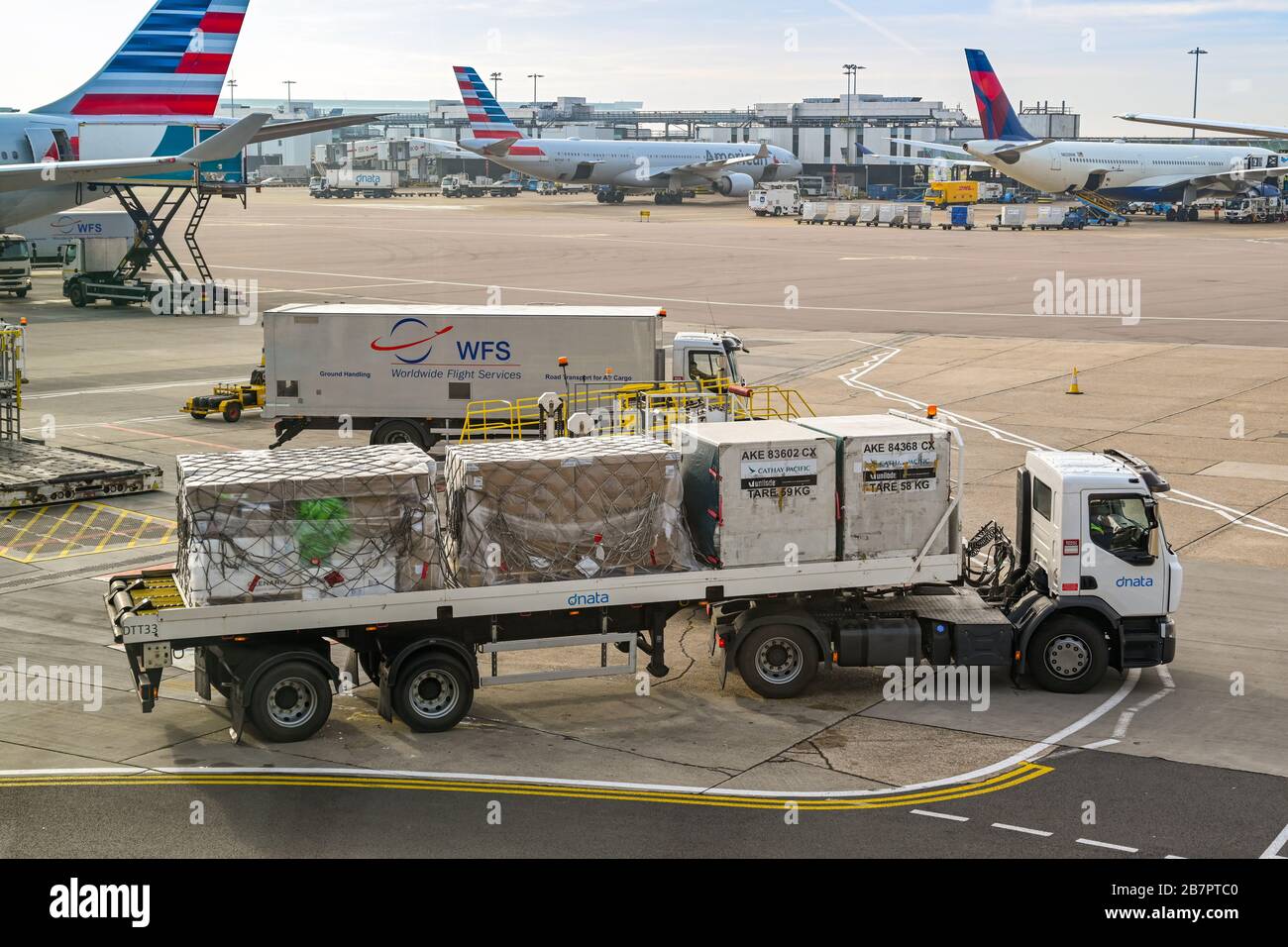 LONDON, ENGLAND - NOVEMBER 2018: Articulated flatbed truck operated by ...