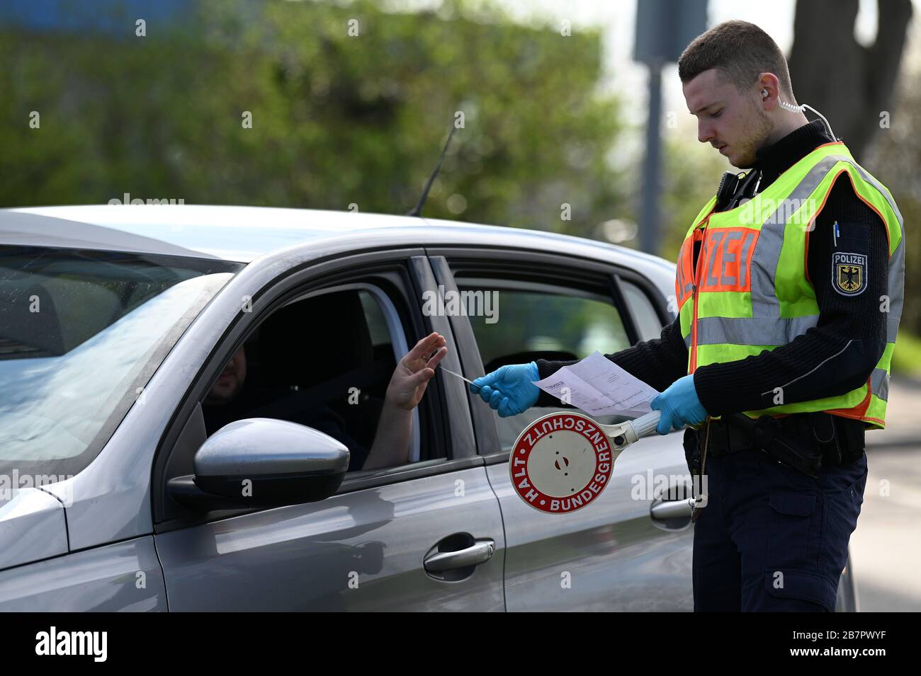 German border police vehicle hi-res stock photography and images - Alamy