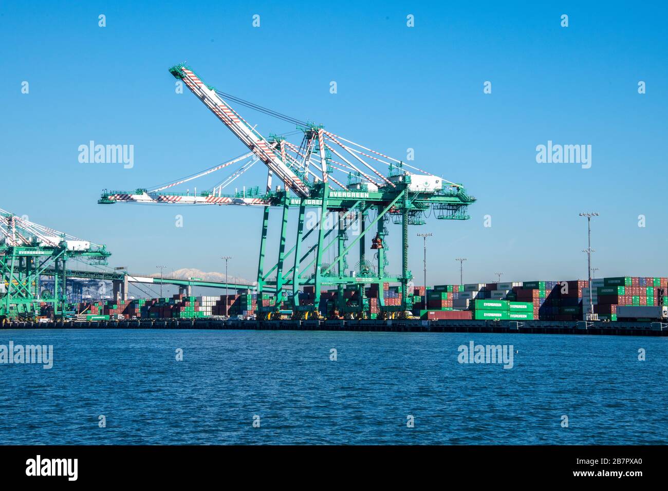 Trans pacific shipping hi-res stock photography and images - Alamy