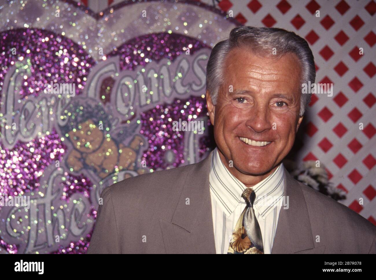 ***FILE PHOTO*** 17th Mar 2020. Lyle Waggoner of TV's Carol Burnett ...