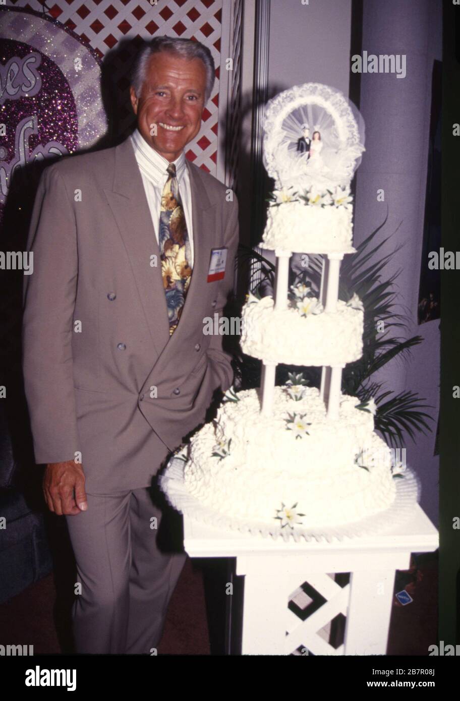 ***FILE PHOTO*** 17th Mar 2020. Lyle Waggoner of TV's Carol Burnett ...