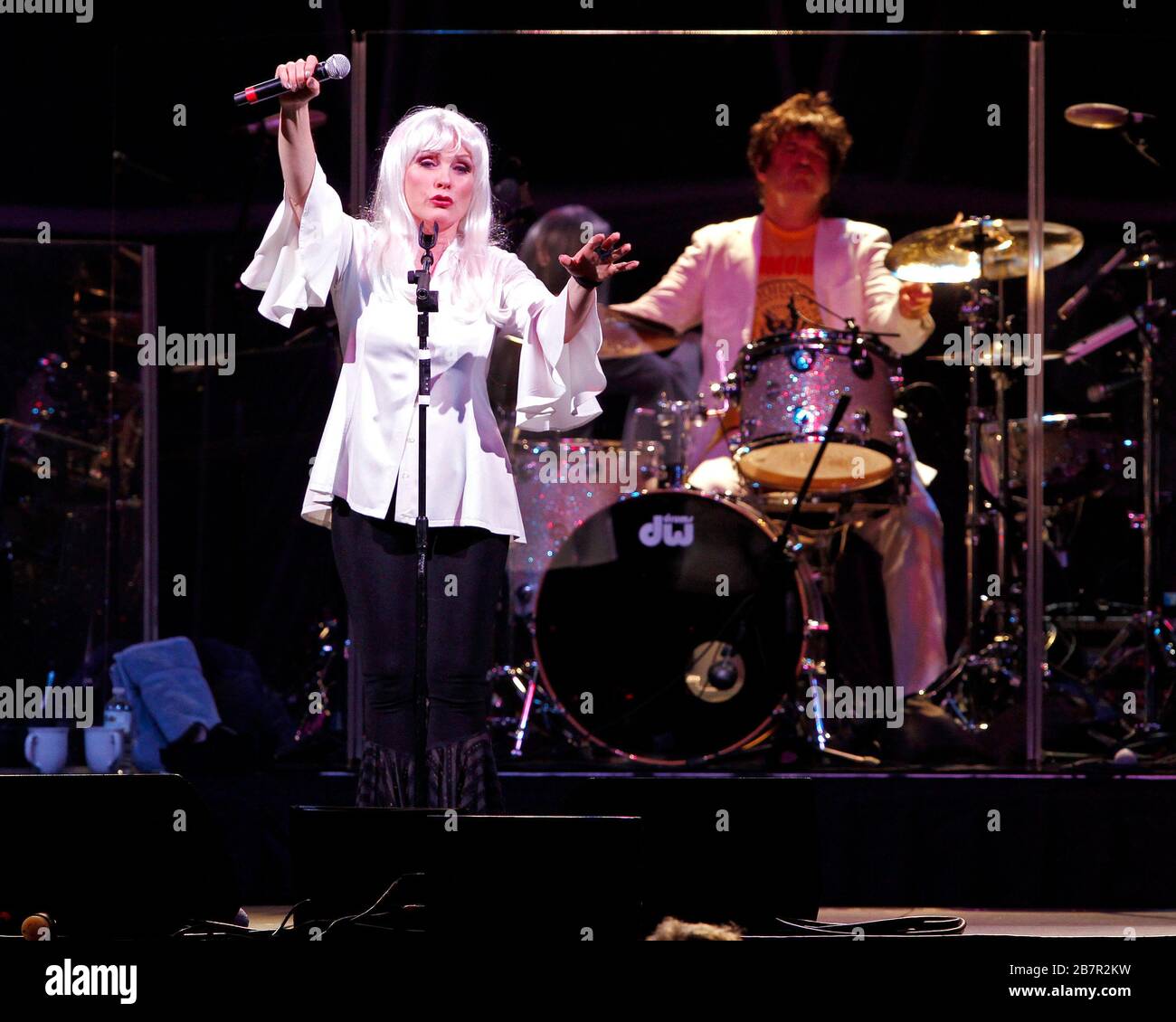 Debbie harry live black and white hi-res stock photography and images ...