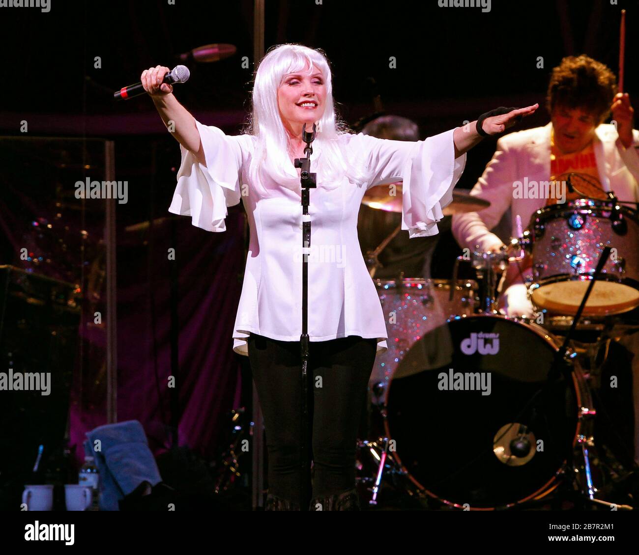 Debbie harry live black and white hi-res stock photography and images ...