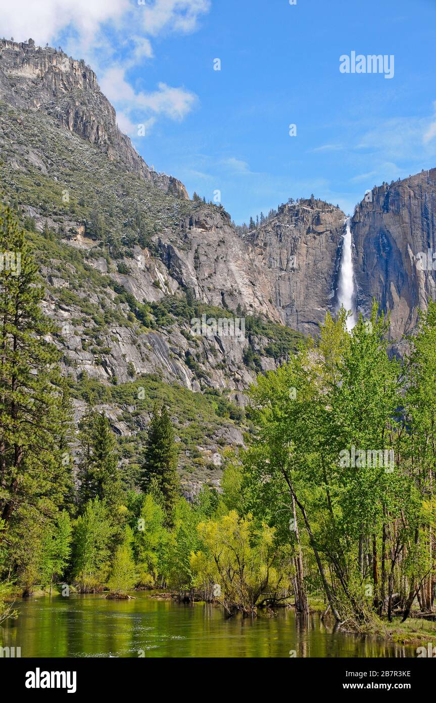 Majestic yosemite valley waterfall hi-res stock photography and images ...