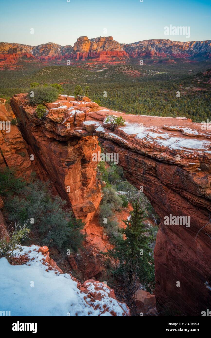 Sedona arizona landmark monument hi-res stock photography and images ...