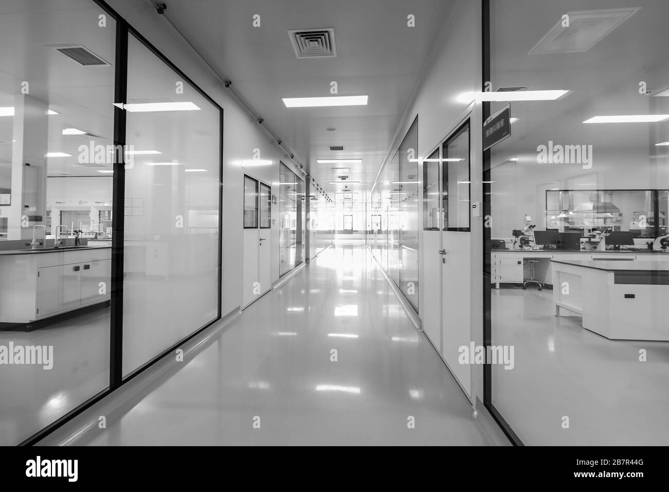 Diagnose lab Black and White Stock Photos & Images - Alamy