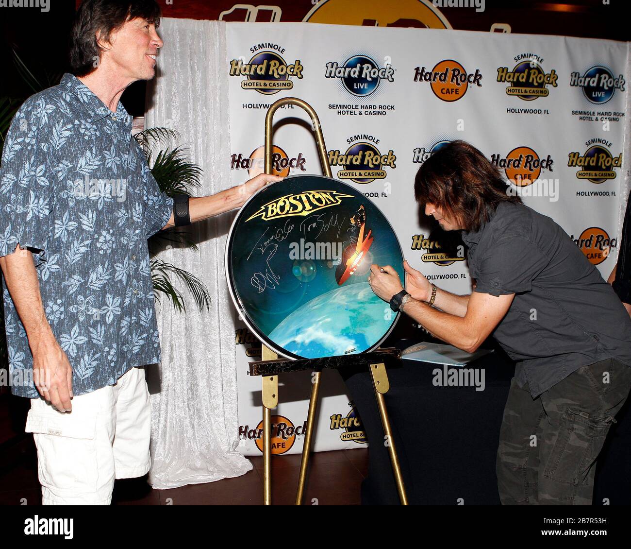 Boston band members David Victor, Tom Scholz, Tommy DeCarlo, Gary Pihl ...