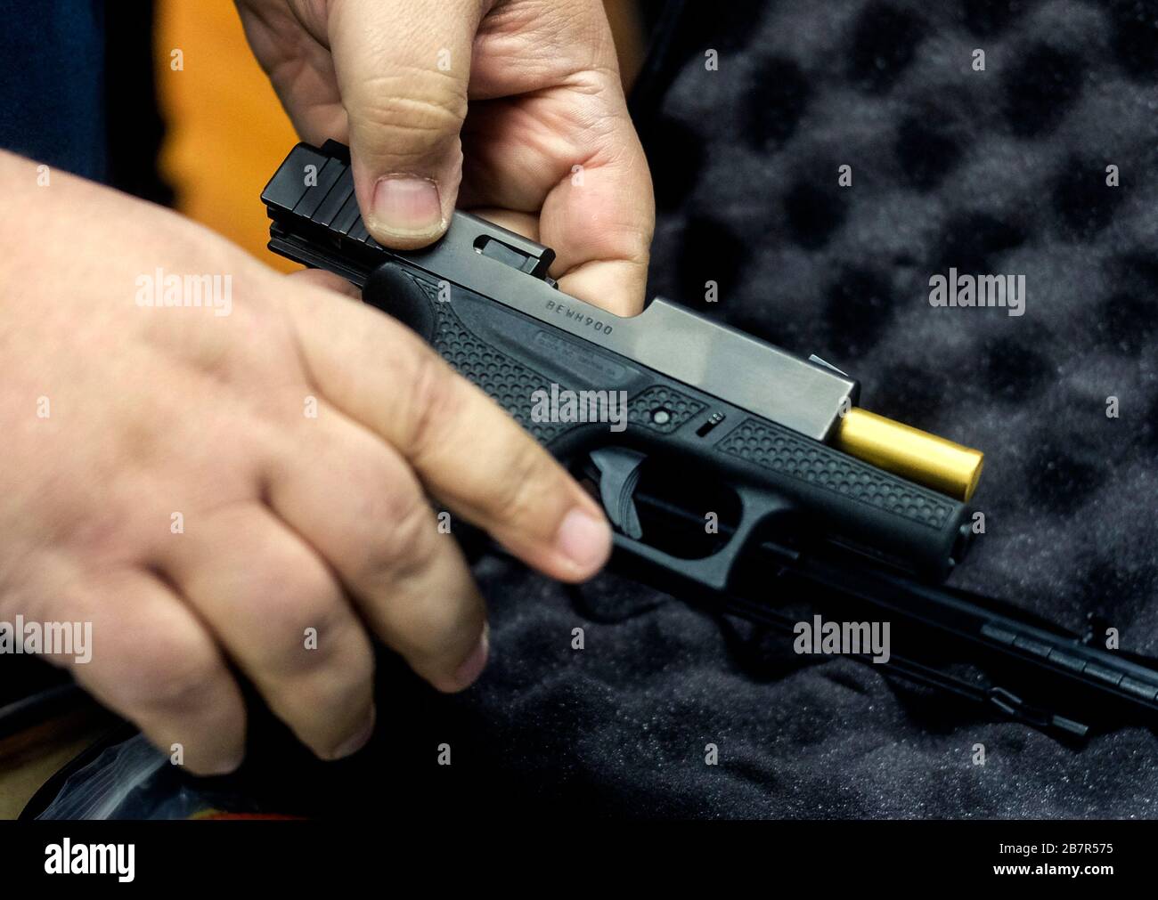 20200317rc gun005 jpg hi-res stock photography and images - Alamy