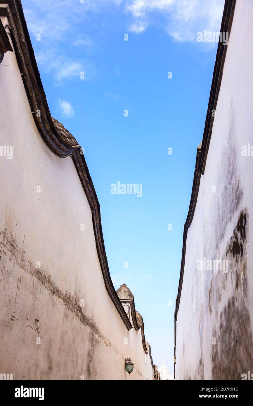 Chinese walkway hi-res stock photography and images - Alamy