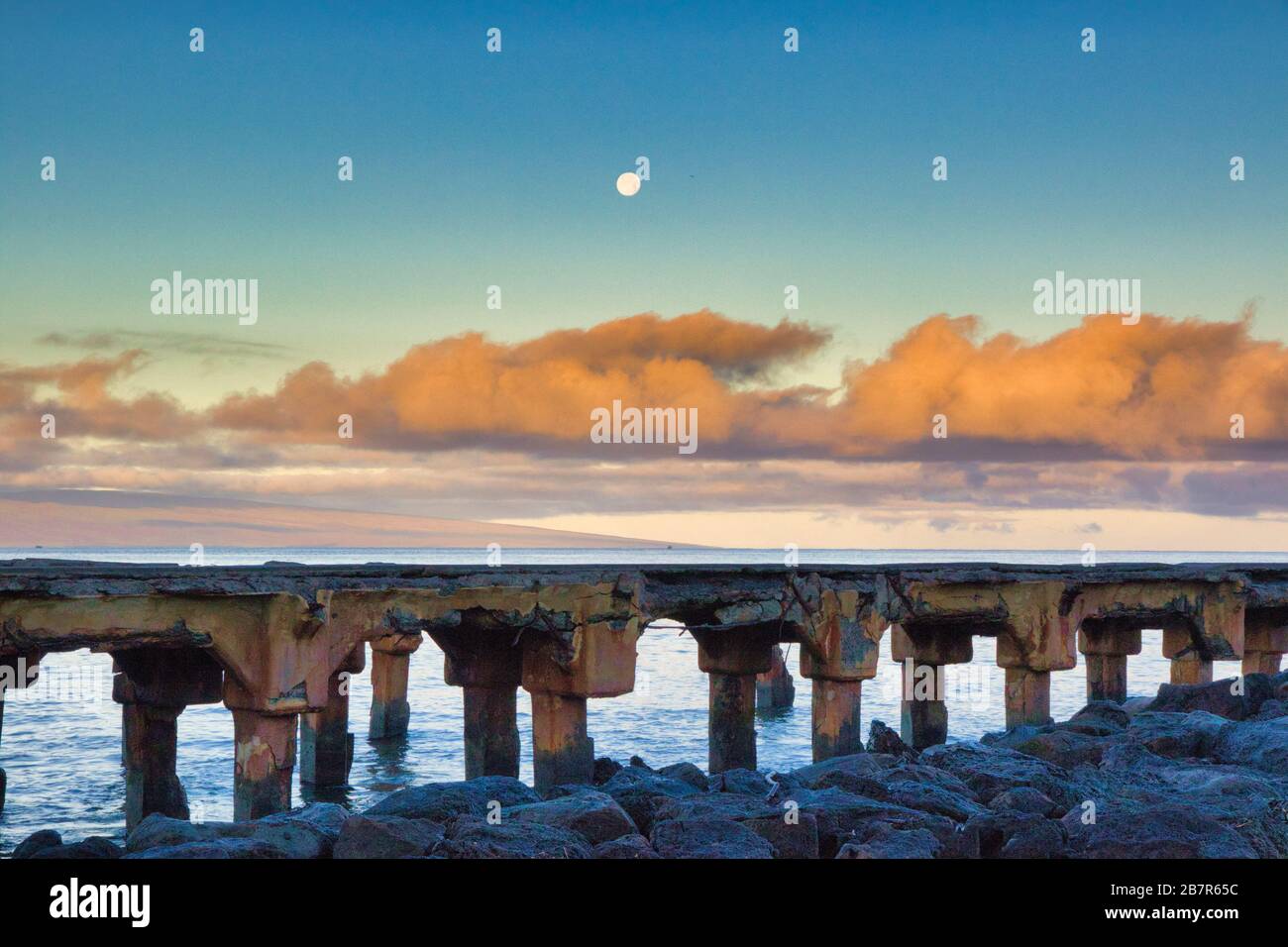 View out to Lanai from Mala pier in Lahaina on Maui Stock Photo - Alamy