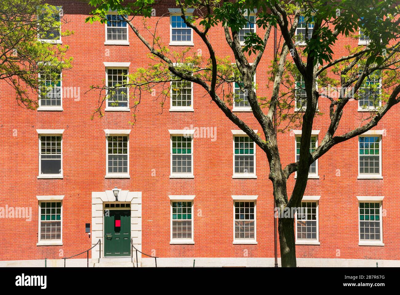 Red brick university hi-res stock photography and images - Alamy
