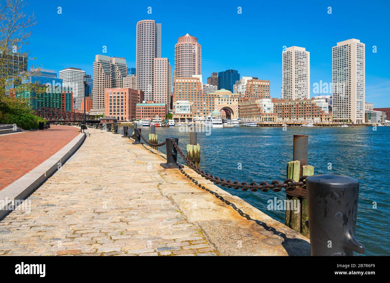 Skyline downtown boston massachusetts water hi-res stock photography ...