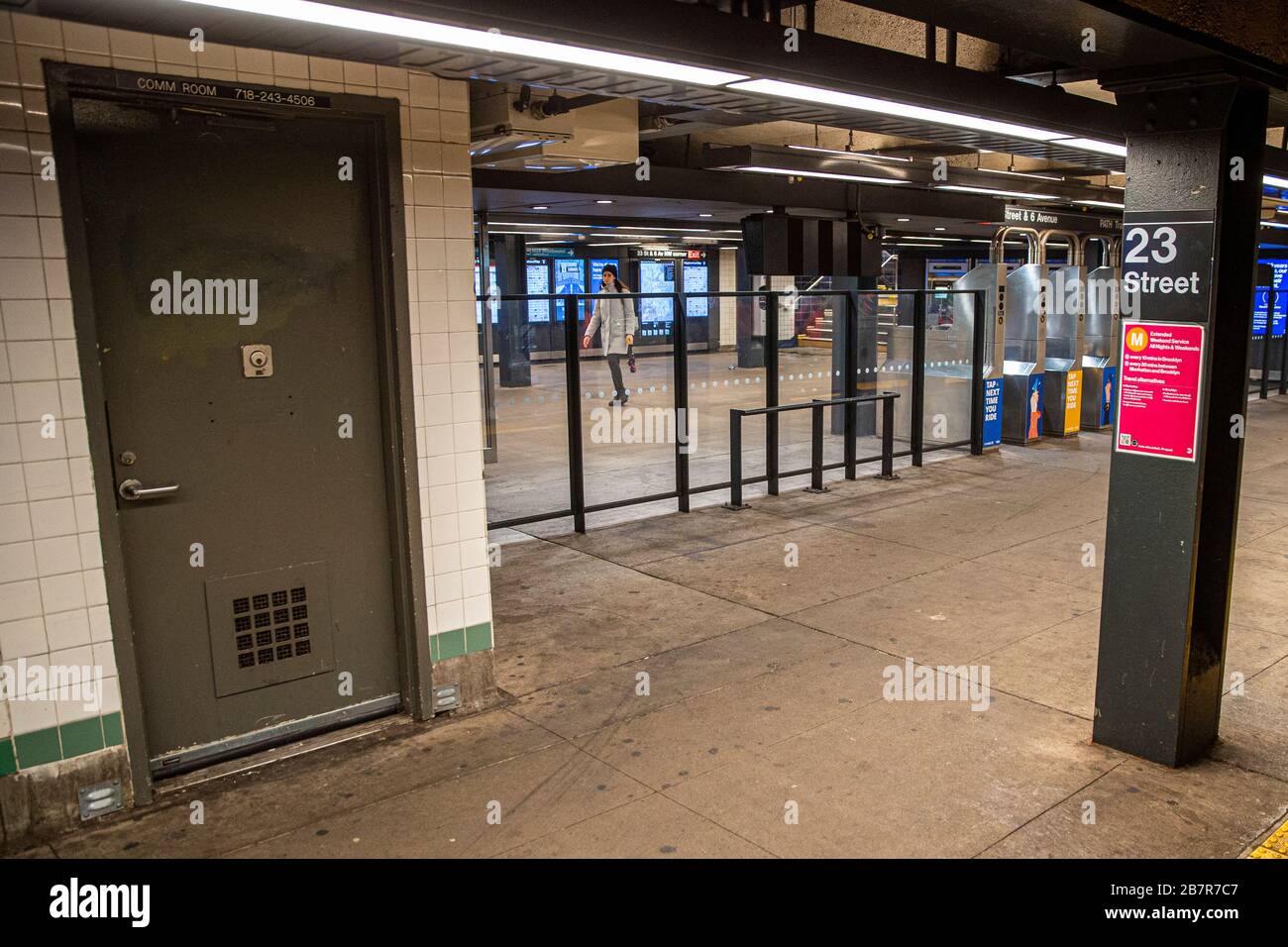 Empty subways new york city hi-res stock photography and images - Alamy
