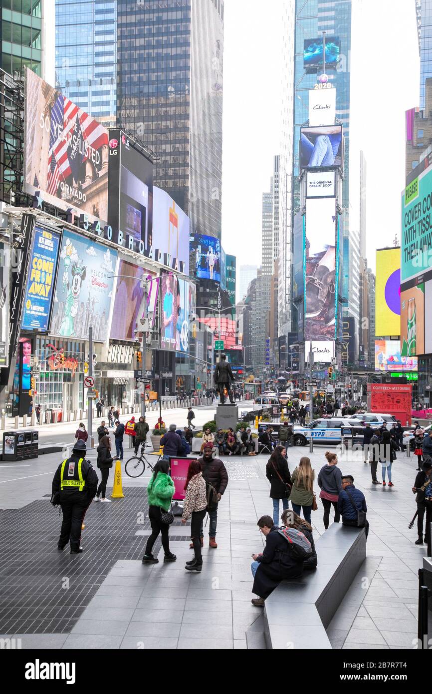 New york covid 19 time square hi-res stock photography and images - Alamy