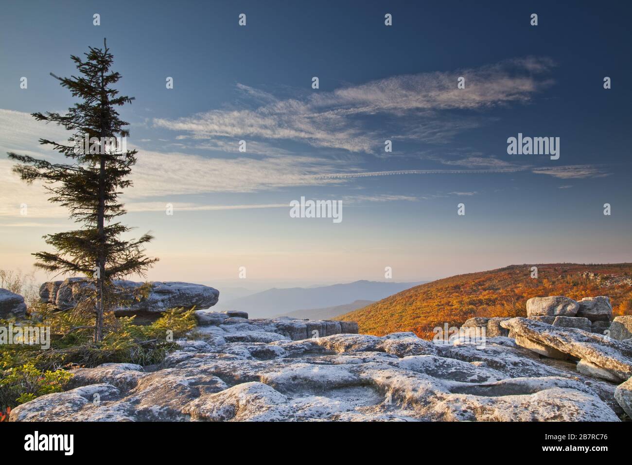 Rock formations at Bear Rocks Stock Photo - Alamy