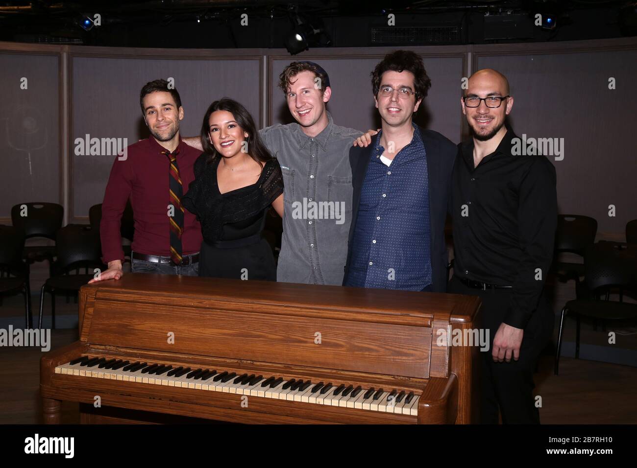 Matt black post hi-res stock photography and images - Alamy