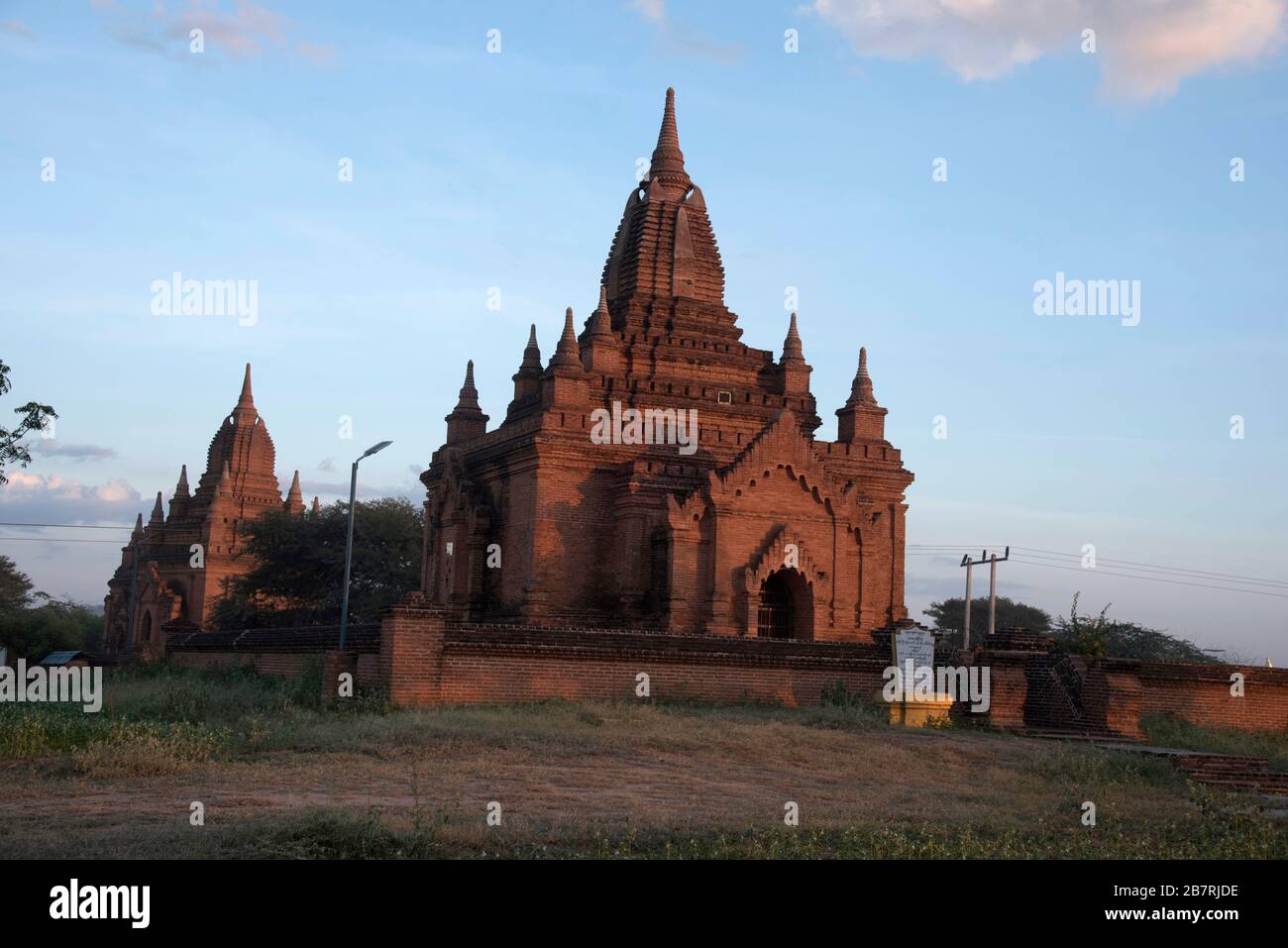 Minlo temple hi-res stock photography and images - Alamy