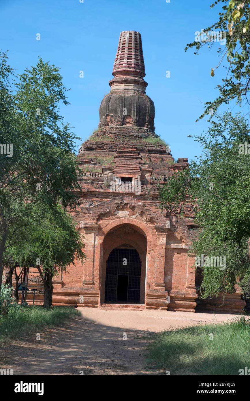 Bagan vertical landscape myanmar hi-res stock photography and images ...
