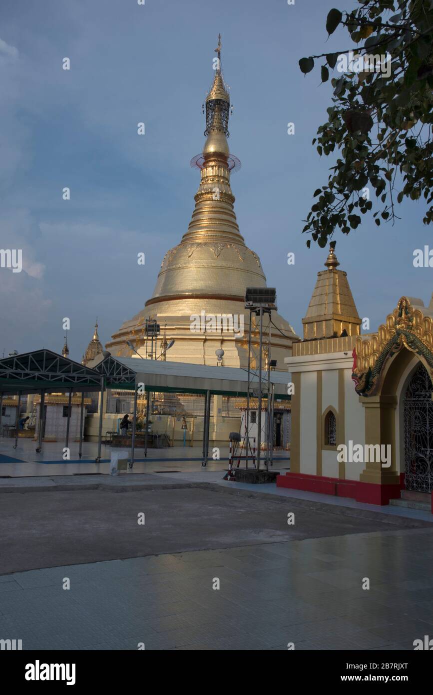 Myanmar: Yangon- View of Sule pagoda Stock Photo - Alamy