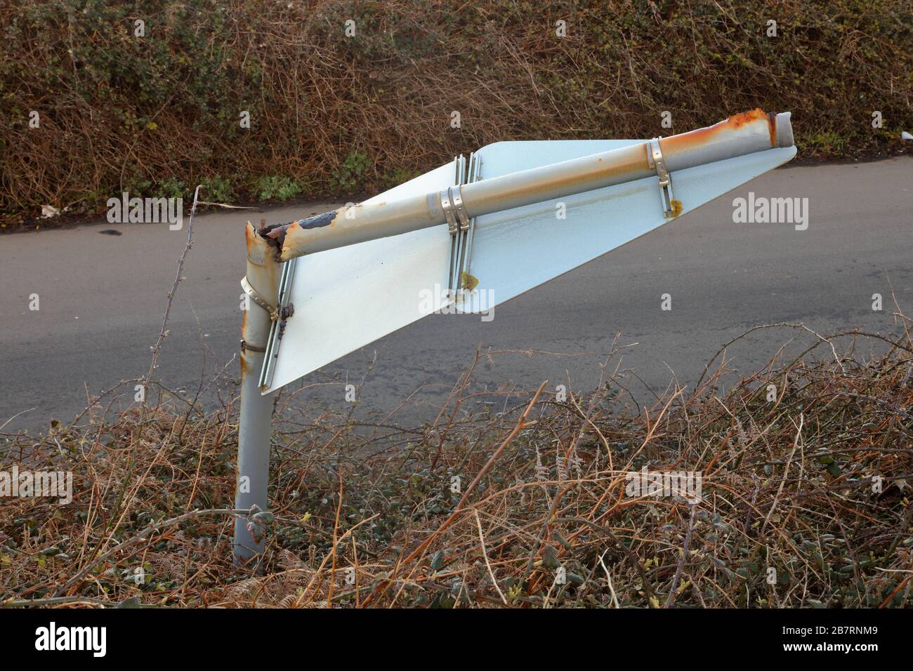 Pole mounted signage hi-res stock photography and images - Alamy